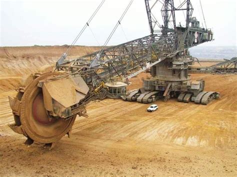The Biggest Excavators In The World Machineryads