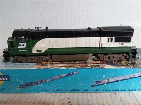 Athearn Ho U30b Burlington Northern 460 Locomotive New Kit Ebay
