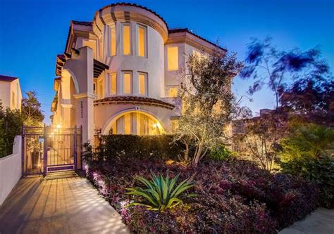 879 S Bundy Dr Los Angeles Ca 90049 Mls 06 120145 Redfin