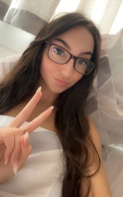 Freckled Nerdy Girl 21f R Freckledgirls
