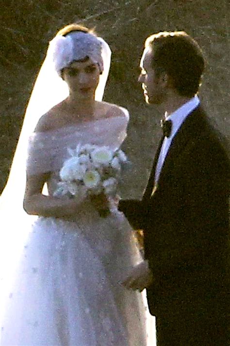 The Elegant Anne Hathaway Purple Wedding Dress That Redefines Romance