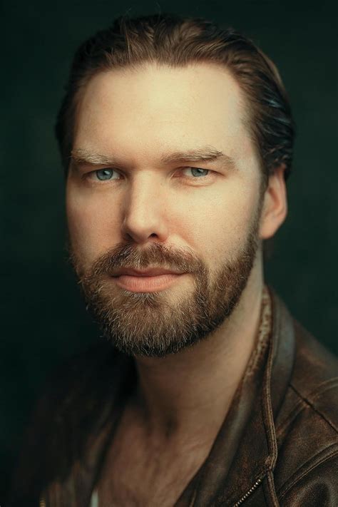 Steven Calvert About Entertainmentie