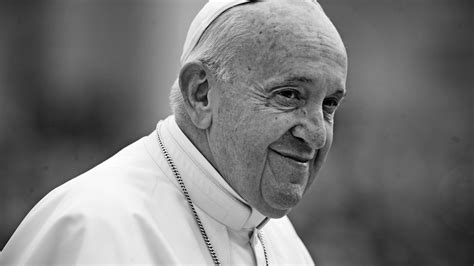 Lultimo Saluto A Francesco Il Papa Della Gente Mediaset Infinity