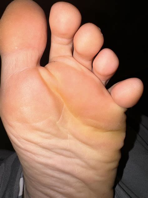 Get Use To Living Between My Smelly Toes 😈 I Want You To Clean Every