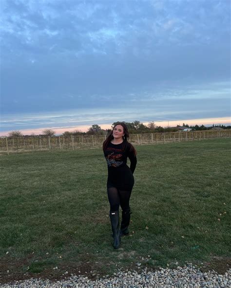 Devany Devanyrose • Instagram Photos And Videos