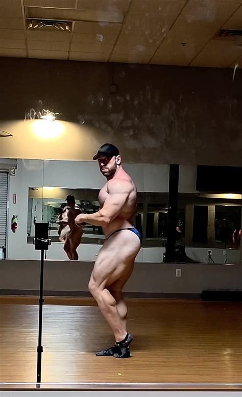 Str8 Bodybuilder Stripping To Thong Ball Cap And Socks 日本語で