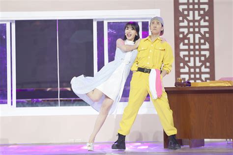 柳岩辽视春晚演讽刺小品 变憨妞贴身舞 撩”王宁 搜狐