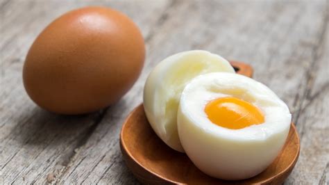 Why Boiled Eggs Are Good For Weight Loss And What Are Its Health