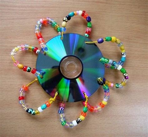 32 Fun Craft Ideas Using Your Old Cds Diy Crafts With Cds Upcycled