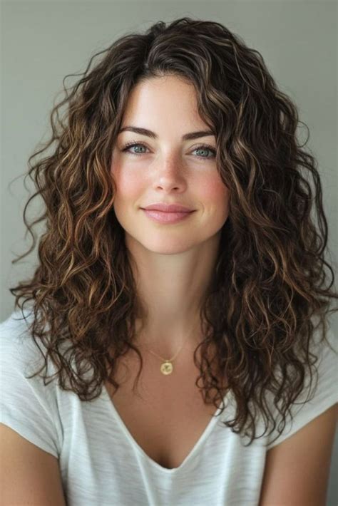28 Stunning Medium Curly Haircuts Stylish Hair Ideas Long Curly