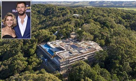 Chris Hemsworth And Elsa Patakys Byron Bay House Covered In Rubble