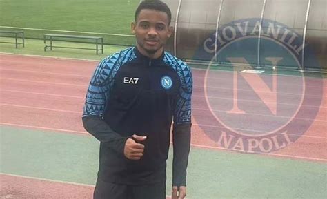 Randy Obam In Prova Con Il Napoli Esterno Dotato Di Enorme Velocità Areanapoli It