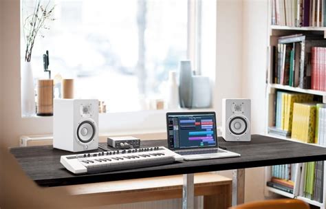 Az új Yamaha Hs3 és Hs4 Modellek A Cég Eddigi Legkompaktabb