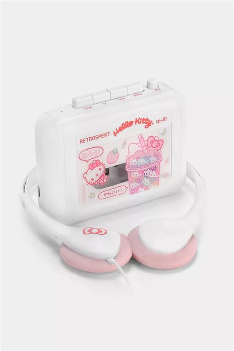Retrospekt X Hello Kitty Strawberry Kawaii Cp 81 Portable Cassette