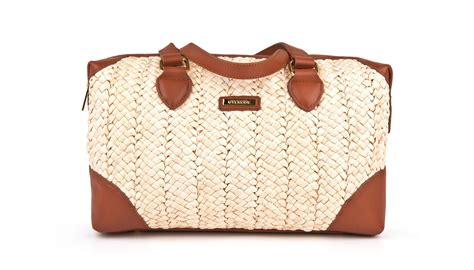 Fashionxxi Flechazos Uterqüe Para Esta Primavera Bolso De Paja Y Piel Botines Beige Para