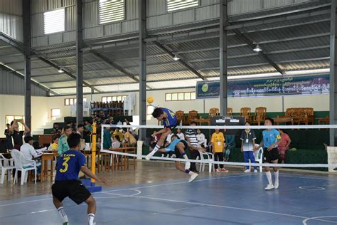 ပညာရေးဒီဂရီကောလိပ်ပေါင်းစုံ မိုးရာသီပိုက်ကျော်ခြင်းအားကစားပြိုင်ပွဲ အမ