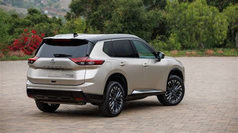 Nissan Rogue Platinum 2024 Suv Drive