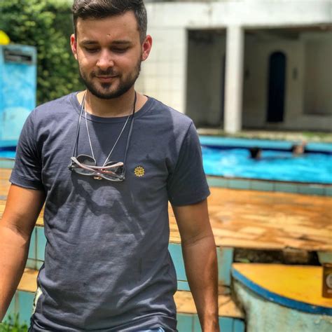 Max Souza Max Souza Added A New Photo