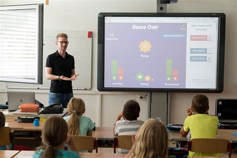 Moving Class Sistem Pendidikan Atraktif Untuk Millenial
