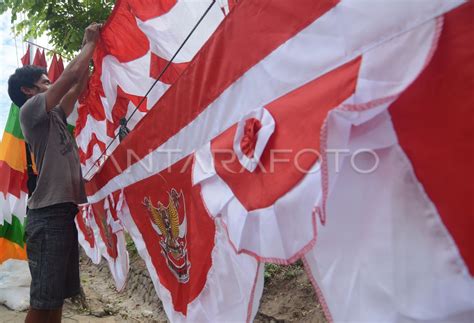 Atribut Kemerdekaan Antara Foto