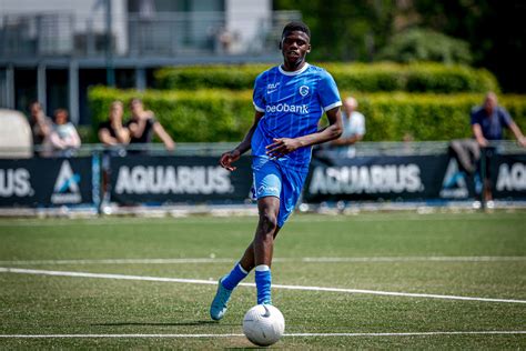 Josue Ndenge Kongolo Verlengt Contract Tot 2026 Krc Genk