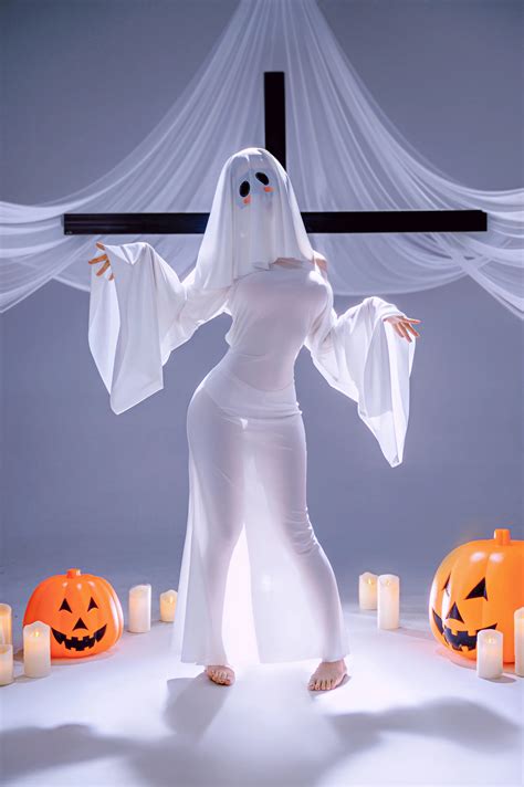 Shika小鹿鹿幽灵娘 俏丽的白色幽灵装，简约风格展现神秘魅力