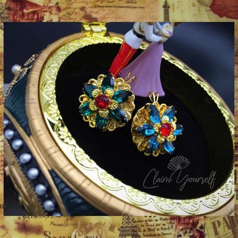 Together In Paris Anastasia Necklace Swarovski Crystals Etsy