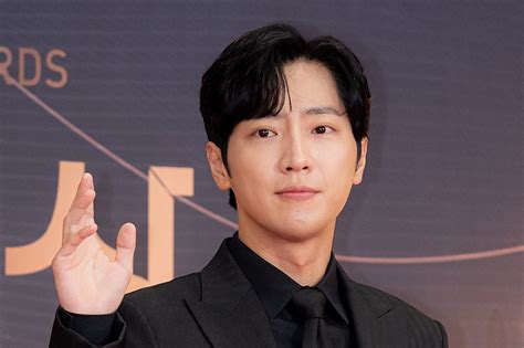 Lee Sang Yeob To Get Married In March Zapzee Premier Korean Entertainment Magazine