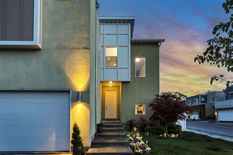 House Facade Lighting Design