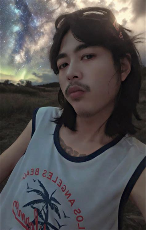 Saifa ดูวัยหนุ่มจบ ลำบากไปหาเสื้อแขนกุดมาใส่อีก อินไม่ไหว อยากโดนเอ็น Facebook