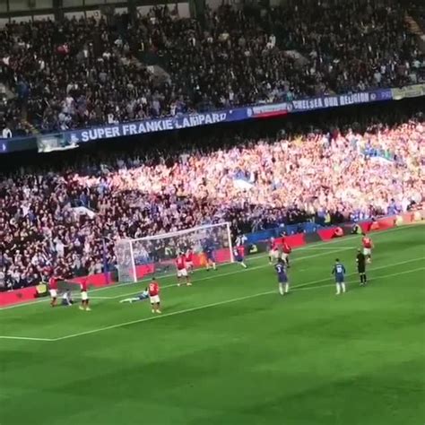 گل دقیقه ۹۶ بارکلی از جایگاه تماشاگرها طرفداری