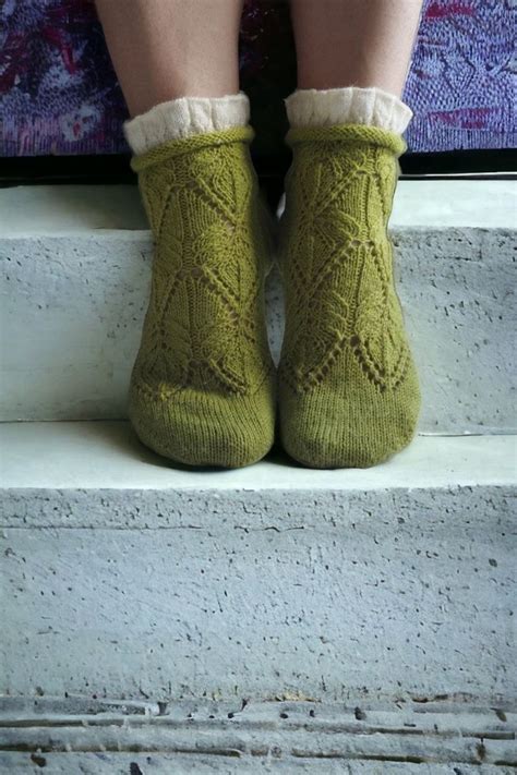 Hand Knitted Cute Wool Socks For Women Stylish Ruffled Socks
