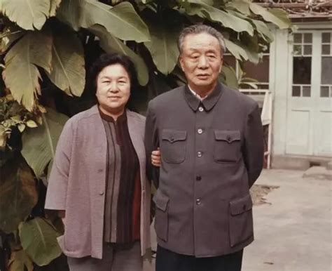 艾青对于光的追求百科ta说