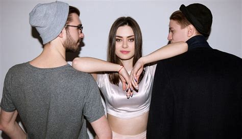 Mmf Threesome 30 Best Positions Must Knows And Tips To A Devils Threeway