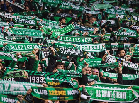 Football Ligue 2 Le Classement Saint Etienne Domine Reims Le Red