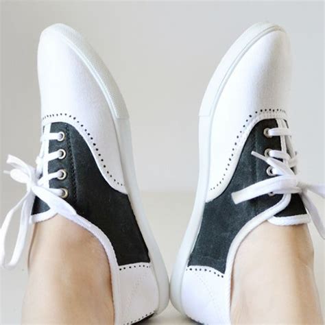 Diy Saddle Shoes Tutorial Sock Hop Dress Up Ideas Diy Sock Hop