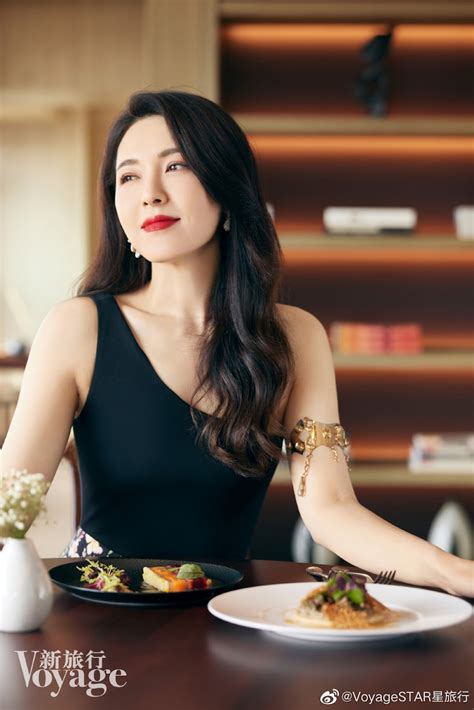 China Entertainment News Zeng Li Poses For Photo Shoot