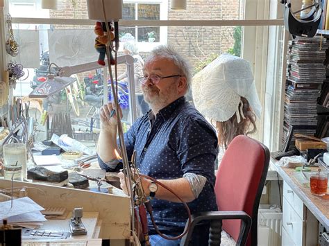 Goud De Winkel Van Bert Van Wijk Bestaat 35 Jaar Wij Zijn De Stad Middelburg