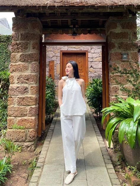 Gái Xinh ở Trọ Gây Sốt Mxh Mặt Xinh Như Hoa Hậu Chăm Khoe Body Nóng Bỏng