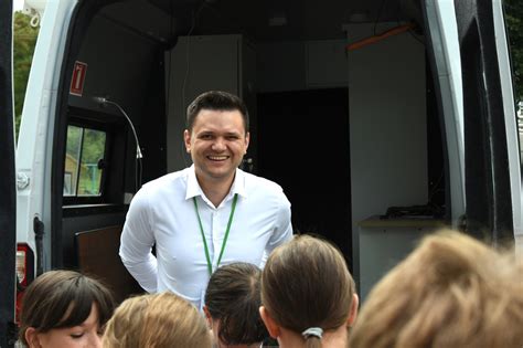 Сервісні центри МВС відвідали дітей котрі отримали прихисток від війни на Львівщині Головний