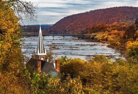 7 Least Crowded Towns In West Virginia To Catch Fall Foliage