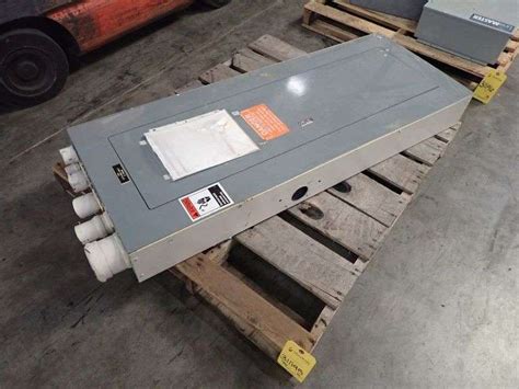 Square D Panelboard With Circuit Breakers Yellow Tag Auctions