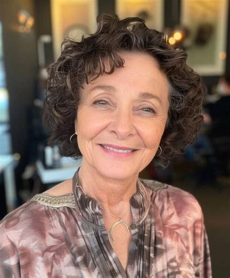 25 Gorgeous Modern Short Haircuts For Women Over 70 Style Done Right