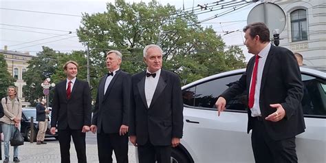 Foto Video 80 Jubilejā Sumināts Izcilais Aktieris Uldis Dumpis