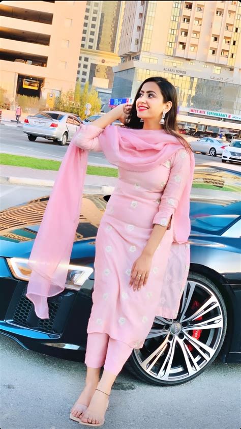 Simar Kaurs Feet