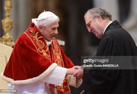 Pope Paschal Ii Photos And Premium High Res Pictures Getty Images