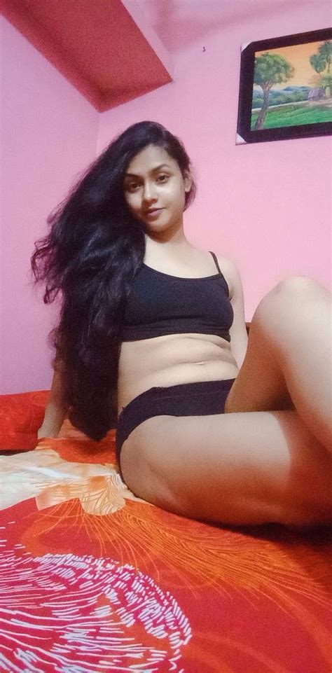 Beautiful Mumbai College Girl Sexy Nudes And Fingering Pics 018