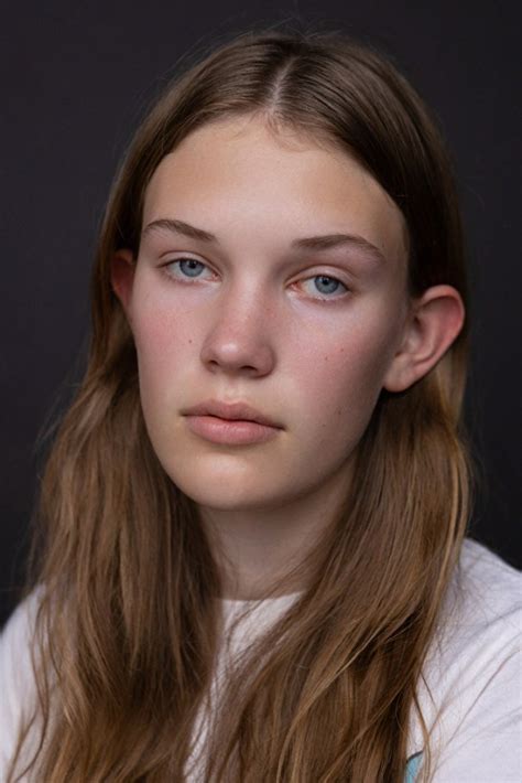 Nora F Women Select Chicago Select Model Management