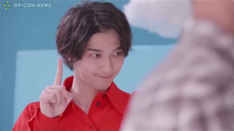 吉岡里帆＆横浜流星、『天才バカボン』アレンジ楽曲にのせ シェ～！ポーズ” 『ワイモバイル』新テレビcm「yでいいのだ」篇＆メイキング Yayafa