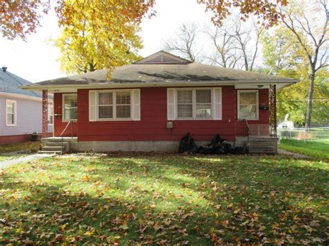 1065 1067 S English Ave Marshall Mo 65340 ®